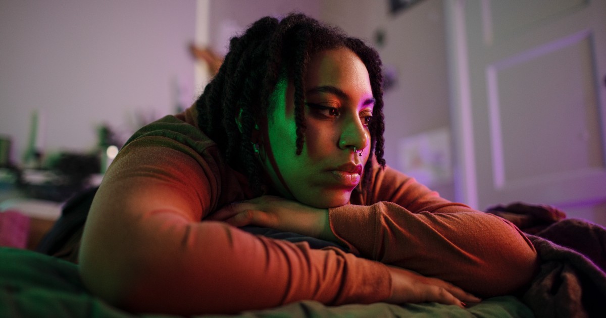 A Simple 3-Word Phrase to Feel Less Lonely in Seconds, From a Therapist