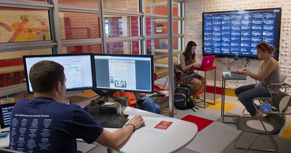 Hashtag homework: Students study social side of election