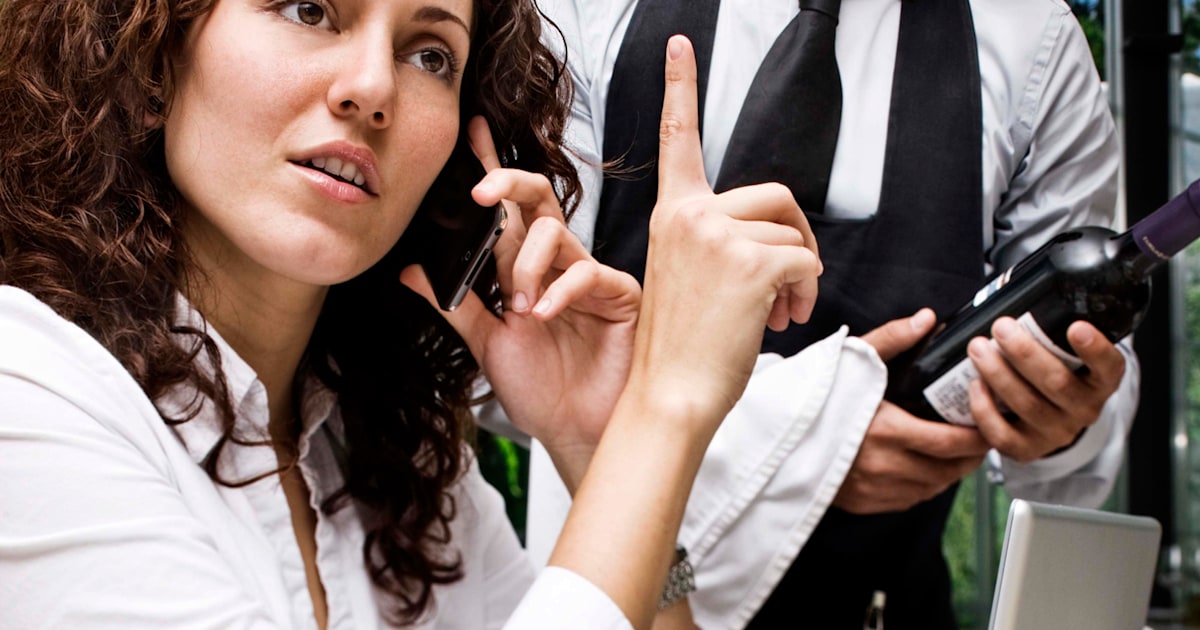 The Most Annoying Things You Do With Your Phone That You Should Quit