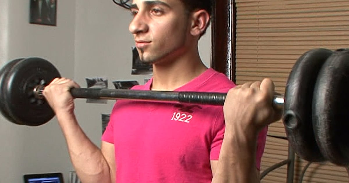 Toned teens: Most teen boys and girls trying to build muscles