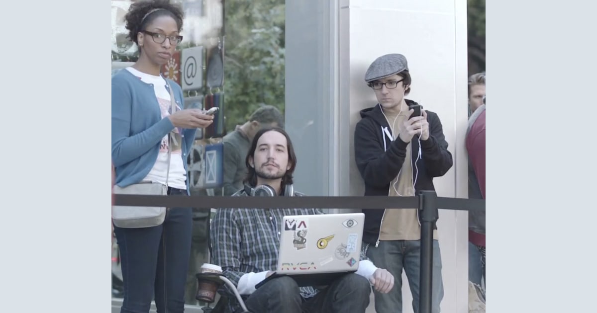 Samsung mocks iPhone fanboys in hilarious new ad