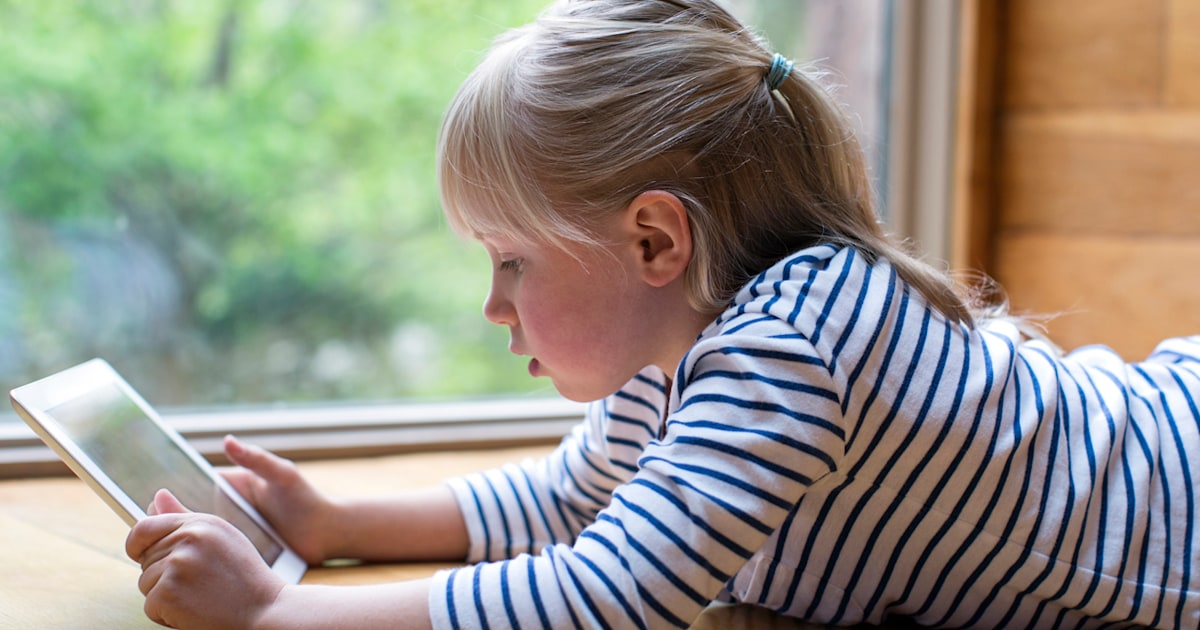 Survey: When should kids tune in to technology?