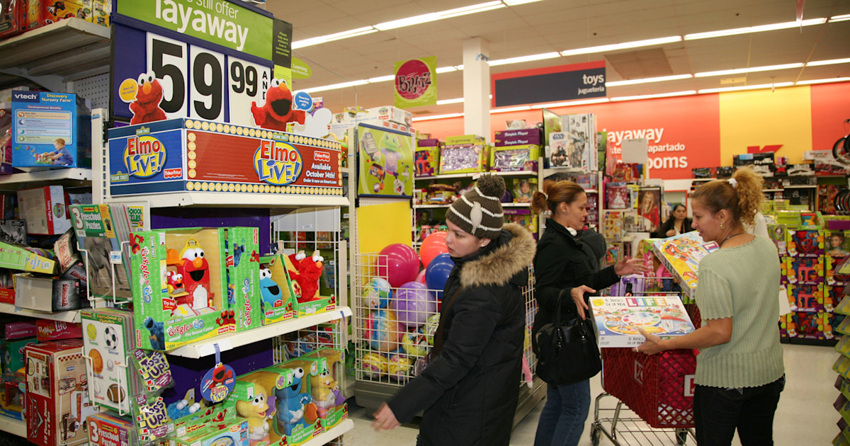 Big retailers offering free pre holidays layaways