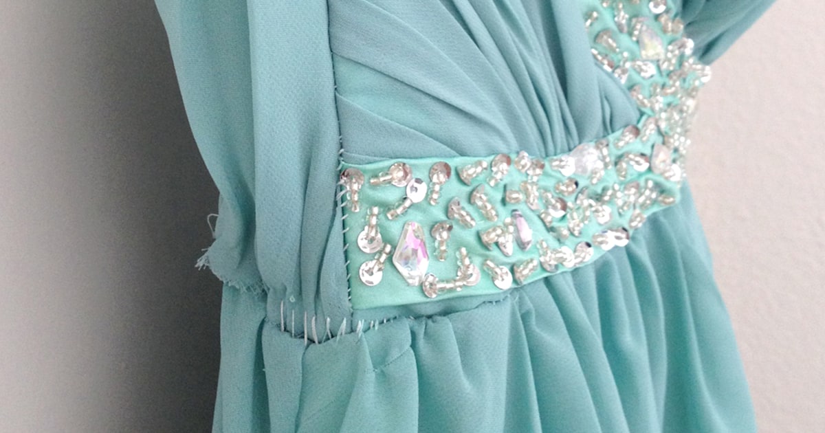 Scammers target promgoers with fake designer dresses