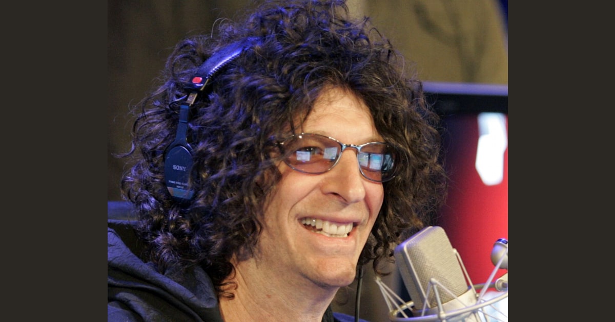 Howard Stern calls Leno a 'crook'