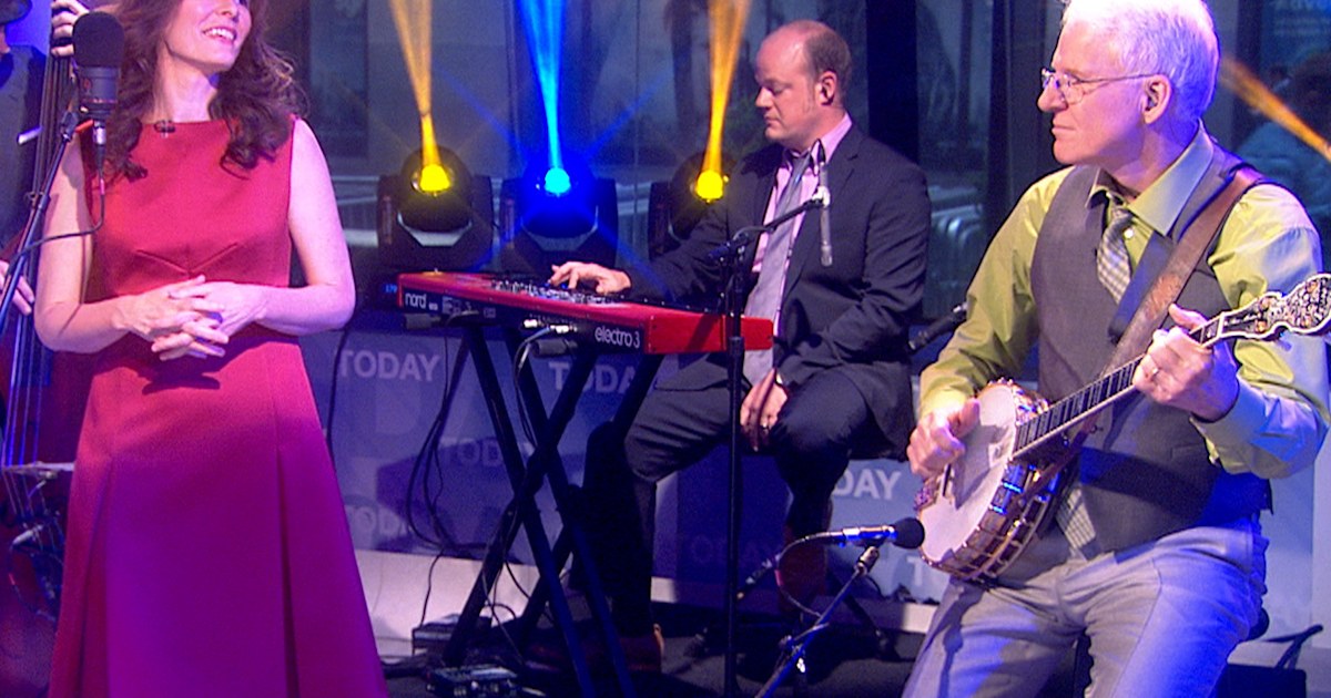Steve Martin shows off banjo skills