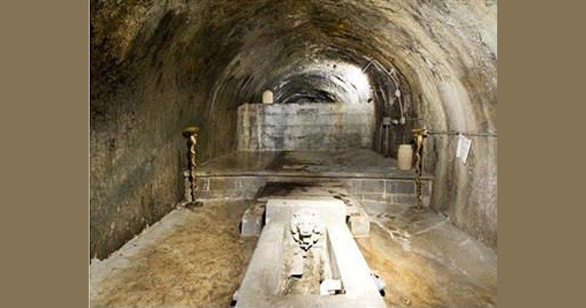 Listing of the Week: Albion castle and its underground caverns