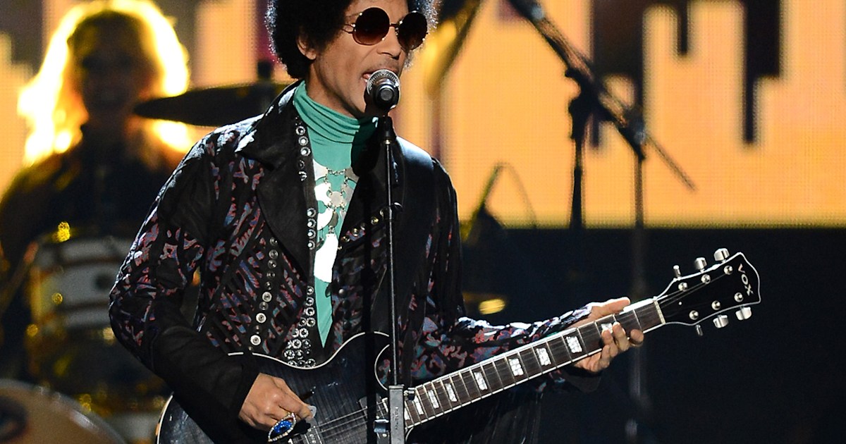 2 funky 2 stay off social media: Prince joins Twitter