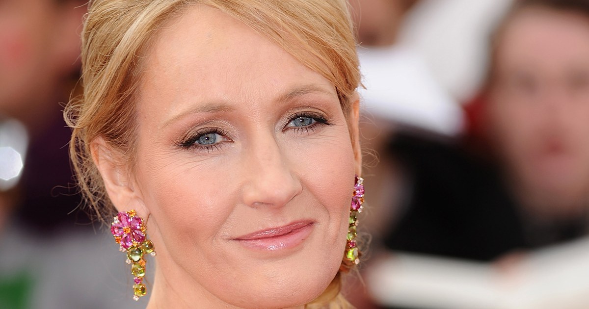 J.K. Rowling to bring Harry Potter to London stage