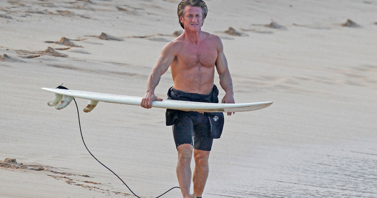 Hey, bud! Sean Penn channels Spicoli with holiday surf session