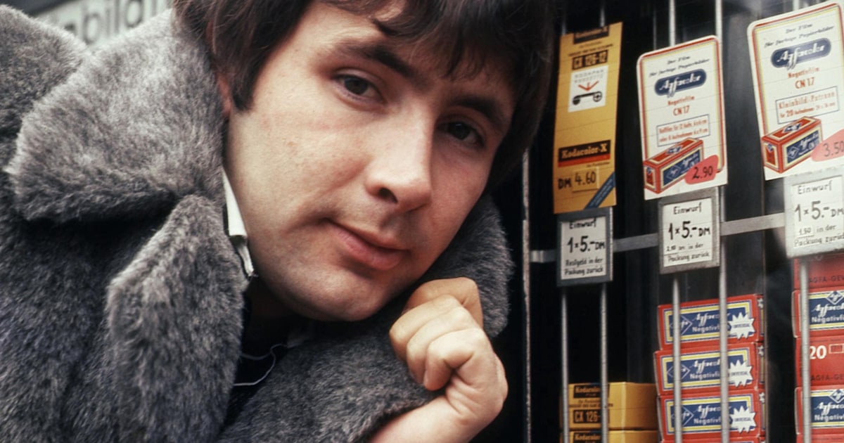 'Wild Thing' singer Reg Presley of The Troggs dies at 71