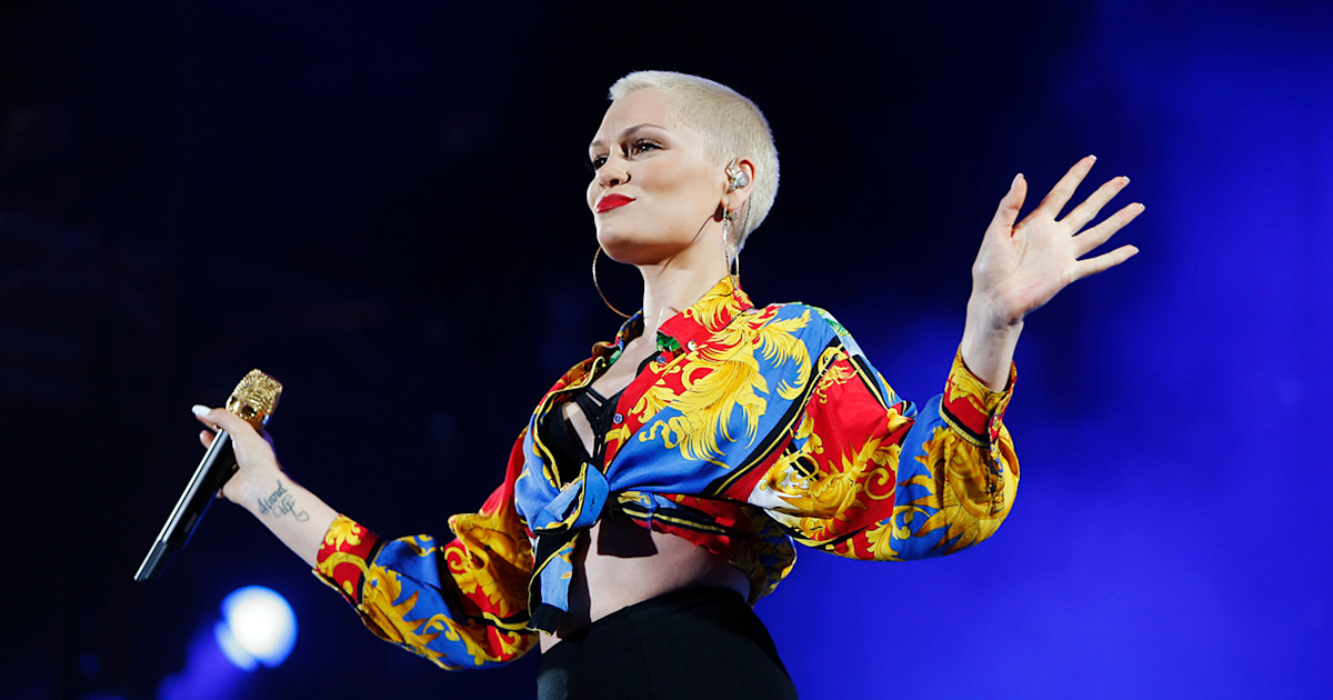Singer Jessie J. stops fight during her concert
