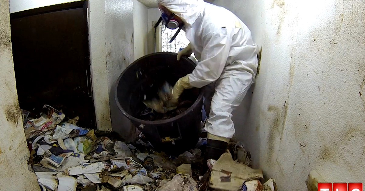 'Hoarding' woman fights to keep treasures after losing filthy, rat ...