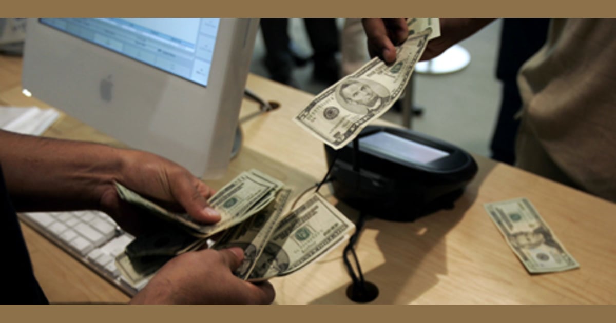 Paying with cash costs Americans $200 billion a year