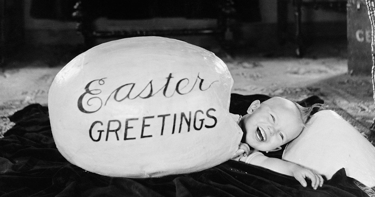 Throwing it back to the Easters of yesteryear with 23 vintage photographs