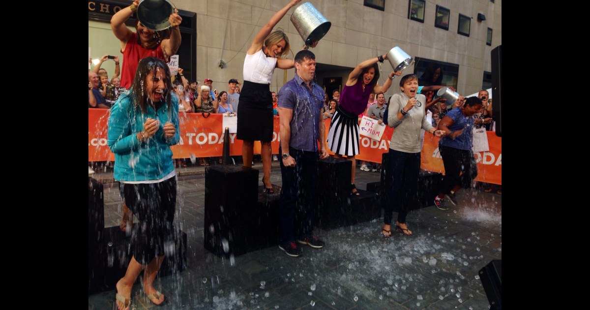 Who joined Jenna, Erica, Dylan and Lester in the 'ice bucket challenge?'