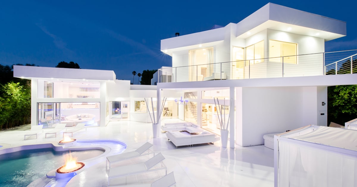 Akon’s modern goes from drab to heavenly