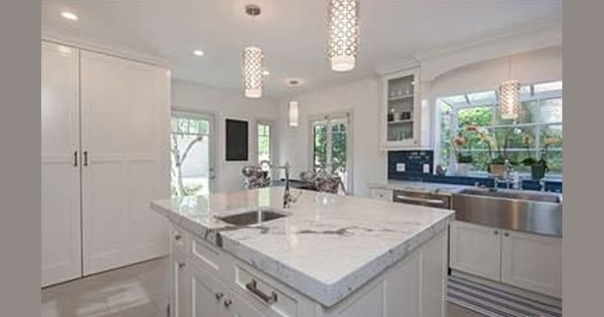 No 'Mad Men' retro in January Jones' home