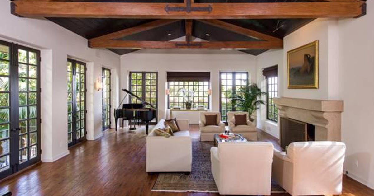 Jodie Foster finally finds a buyer for Hollywood Hills home