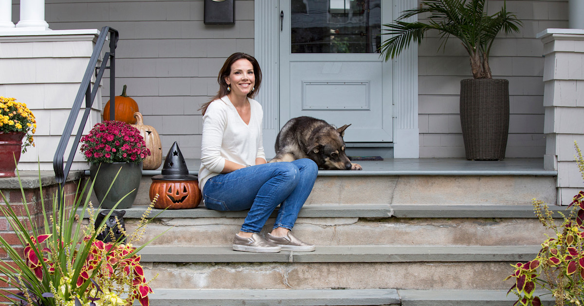 Weekend TODAY anchor Erica Hill invites you over for a visit on her porch