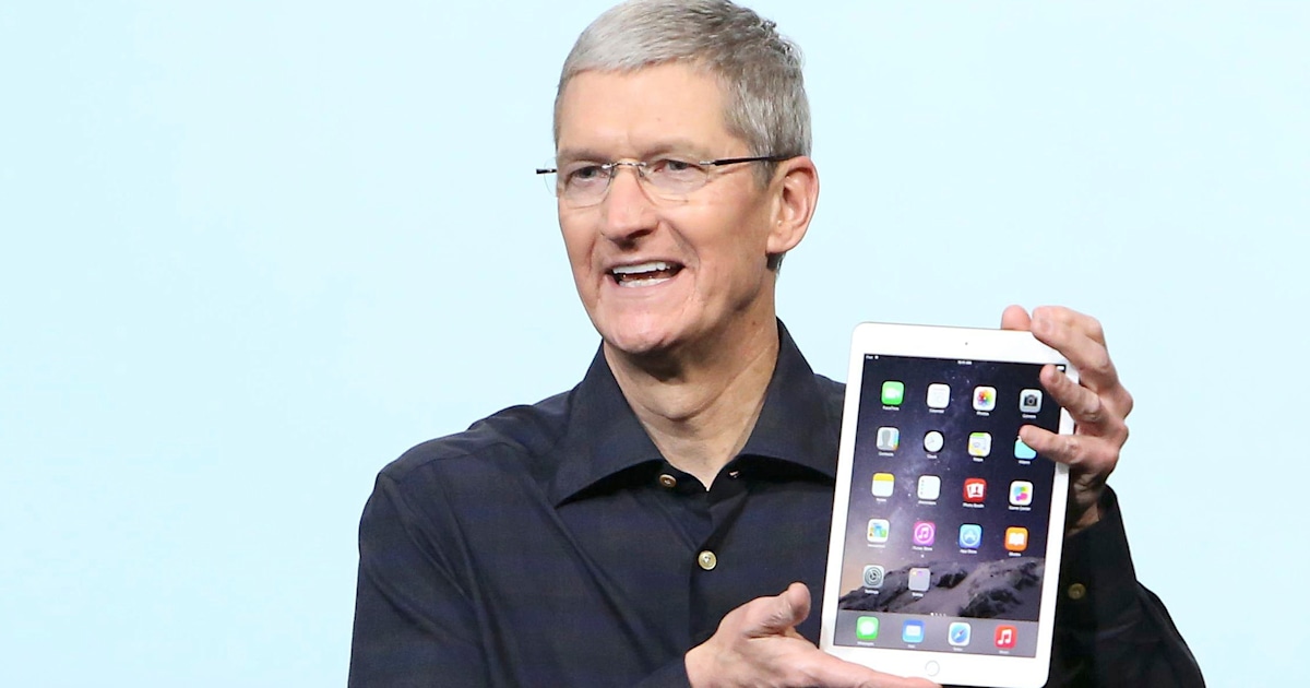 Apple CEO Tim Cook in Bloomberg Businessweek essay: 'I'm proud to be gay'