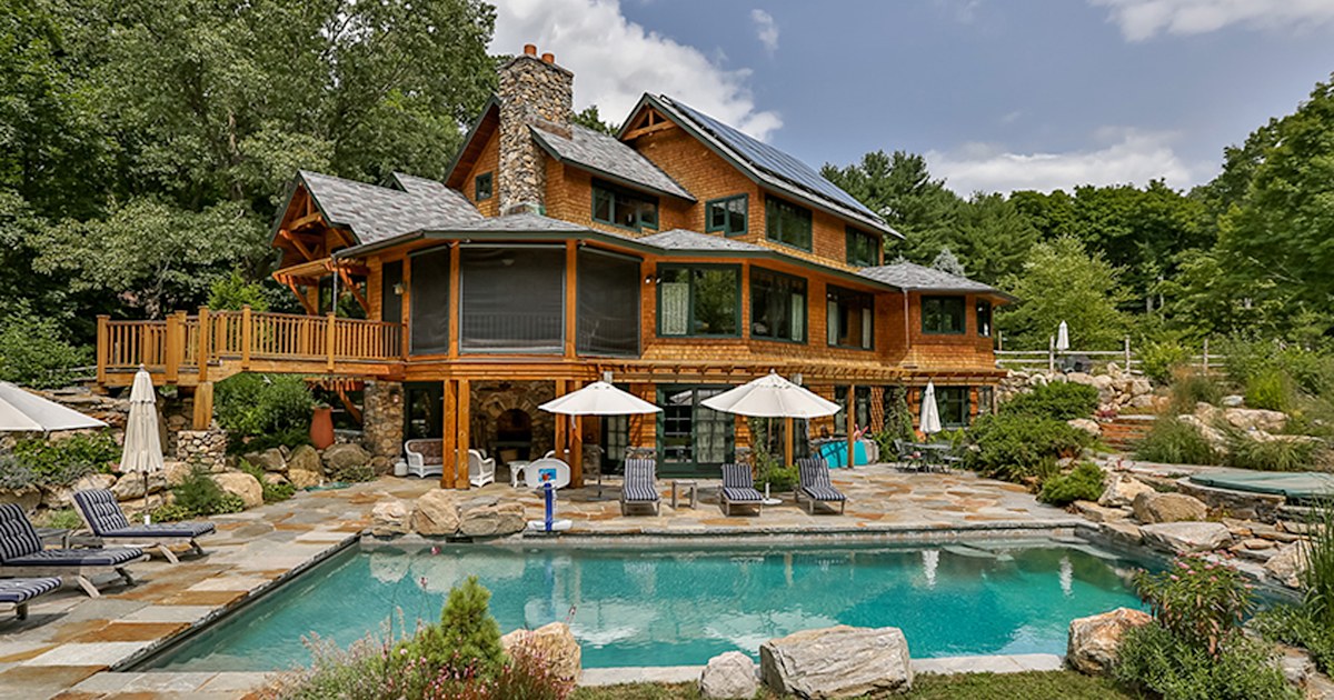 New real estate listing: Sun-powered luxury home hits the market