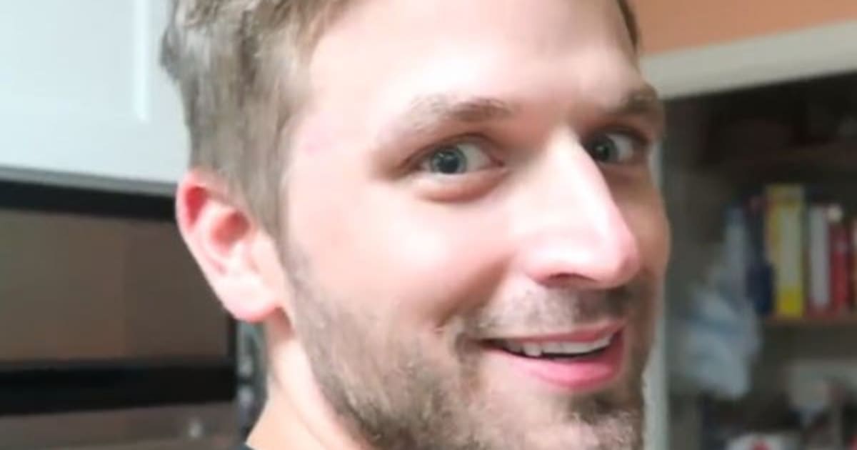 YouTube Star Removed From Conference for Allegedly Threatening Vlogger