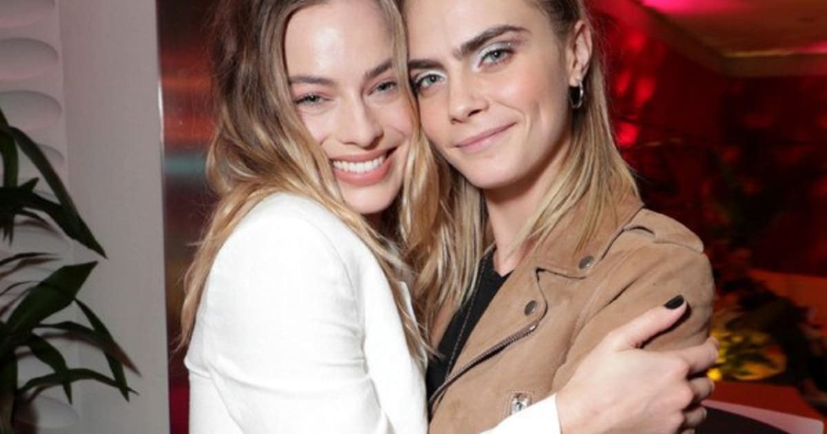 Margot Robbie Sets the Record Straight on Those "Crying" Photos