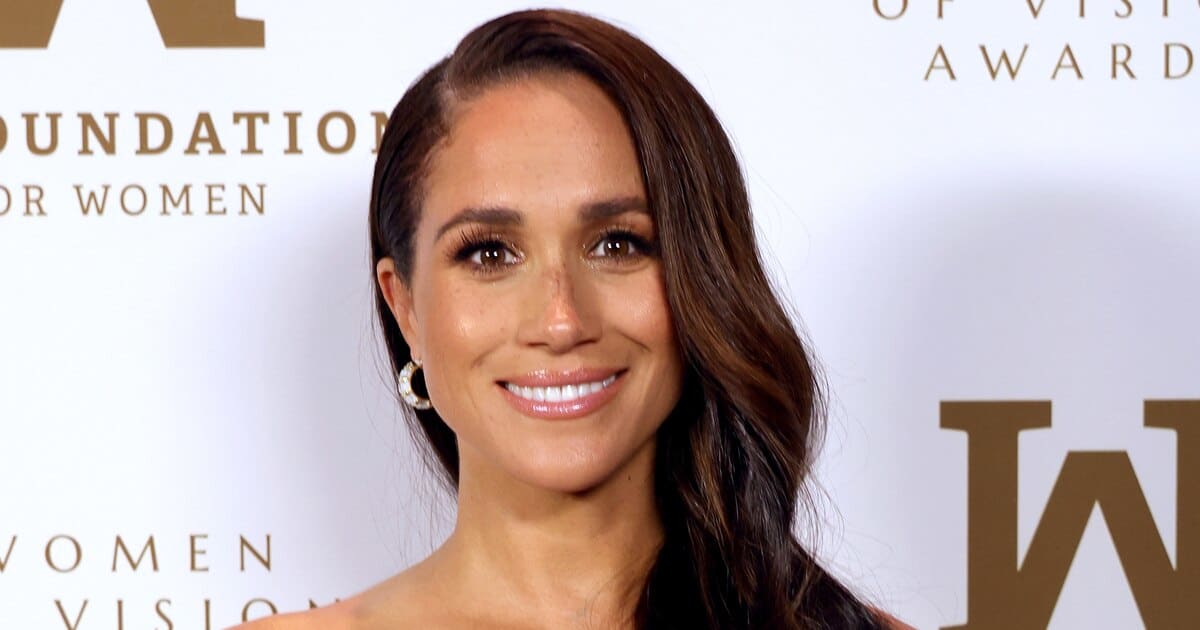 Meghan Markle Is Queen Bee of Beverly Hills During Chic Outing